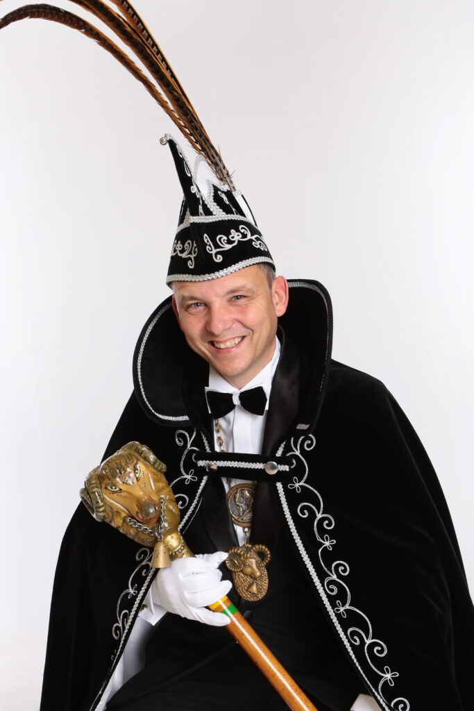 Mark Hoezen prins van C.V. de Belhamels! – vv Belfeldia